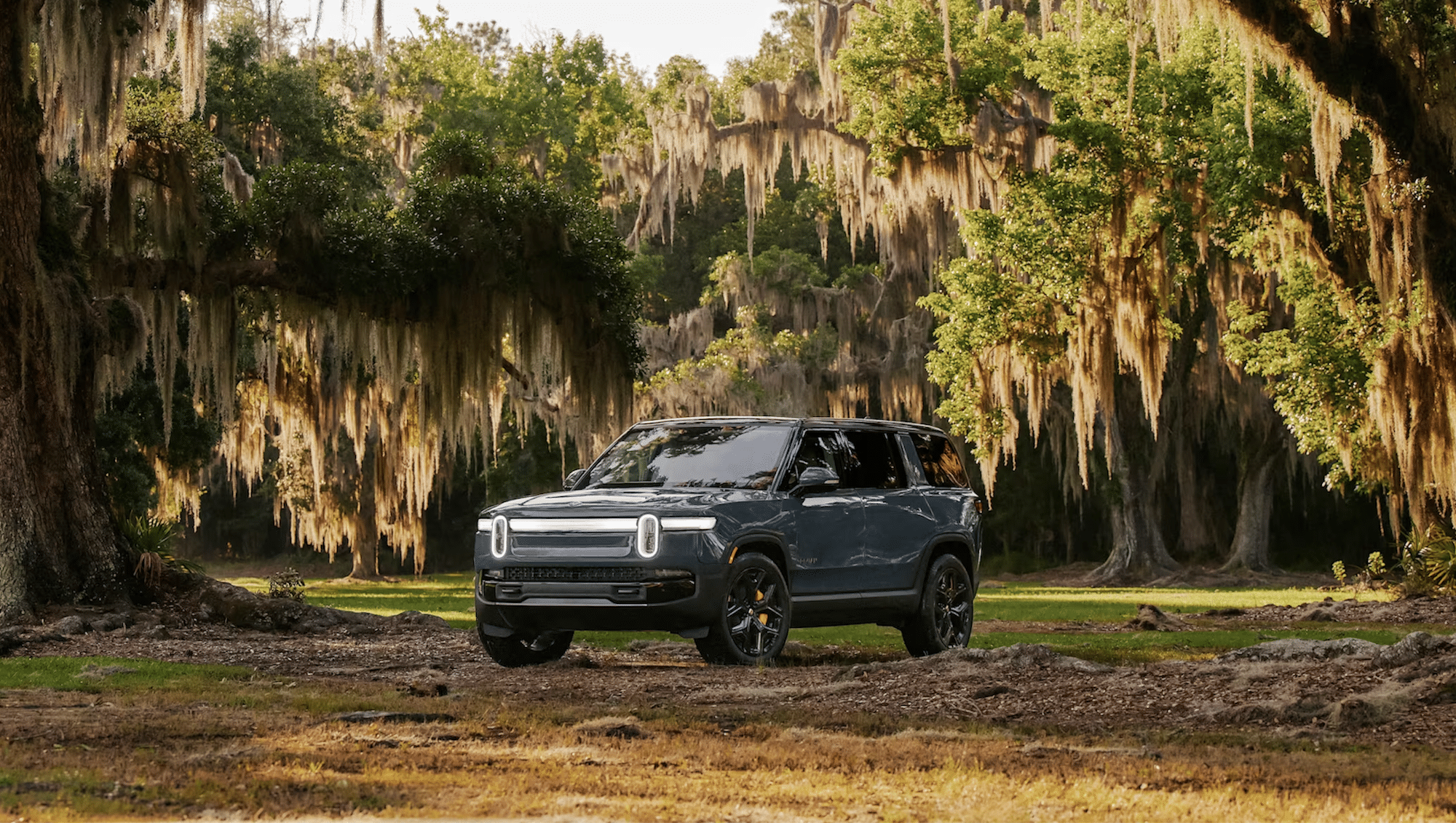 Je tu nový Rivian R1T a R1S pro rok 2026 - OnlyForMen.cz